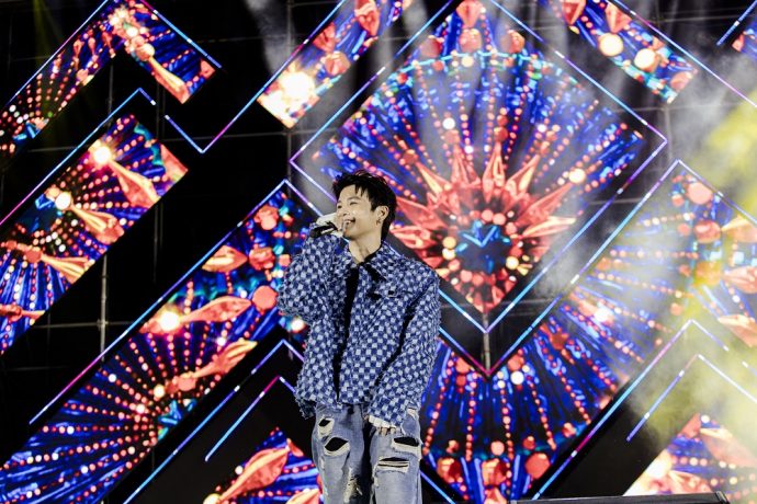 Miu Lê, Karik, OnlyC, HIEUTHUHAI,... khuấy đảo đêm concert MTV School Fest